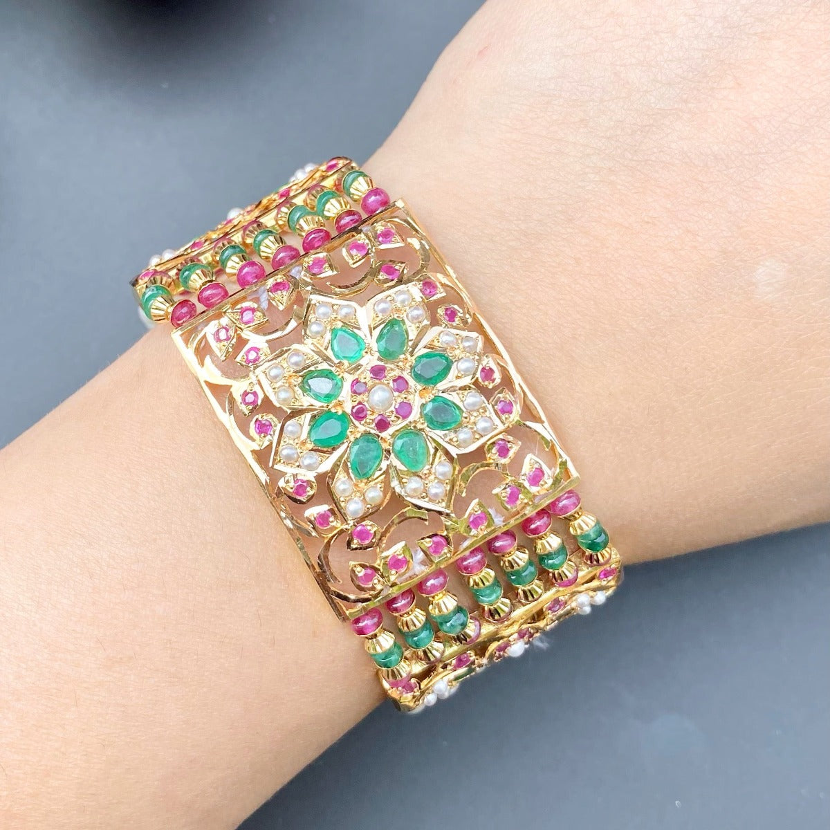 Mughal Style Jadau Bracelet in 22ct Gold | Jewelry For Gifting GBNG 03